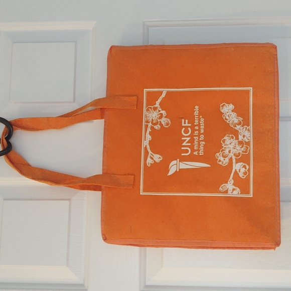 Kitchen | Uncf A Mind Is A Terrible Thing To Waste Insulated Tote Never ...
